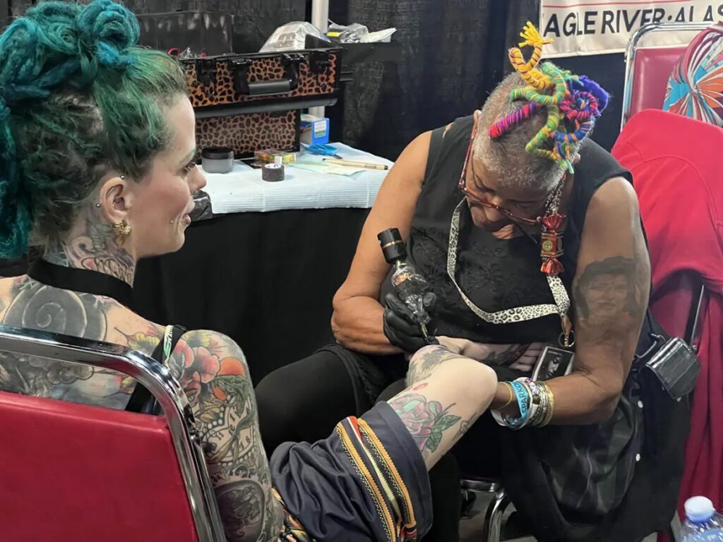 Jacci Gresham: Primeira Tatuadora Negra Dos Estados Unidos